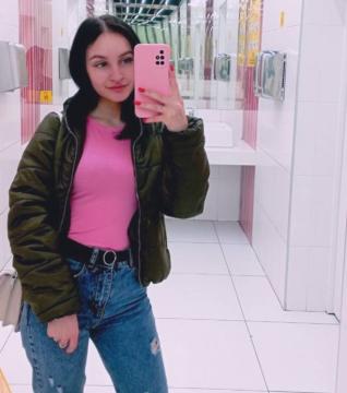 EmilySay's Cammodel Profile - CamContacts